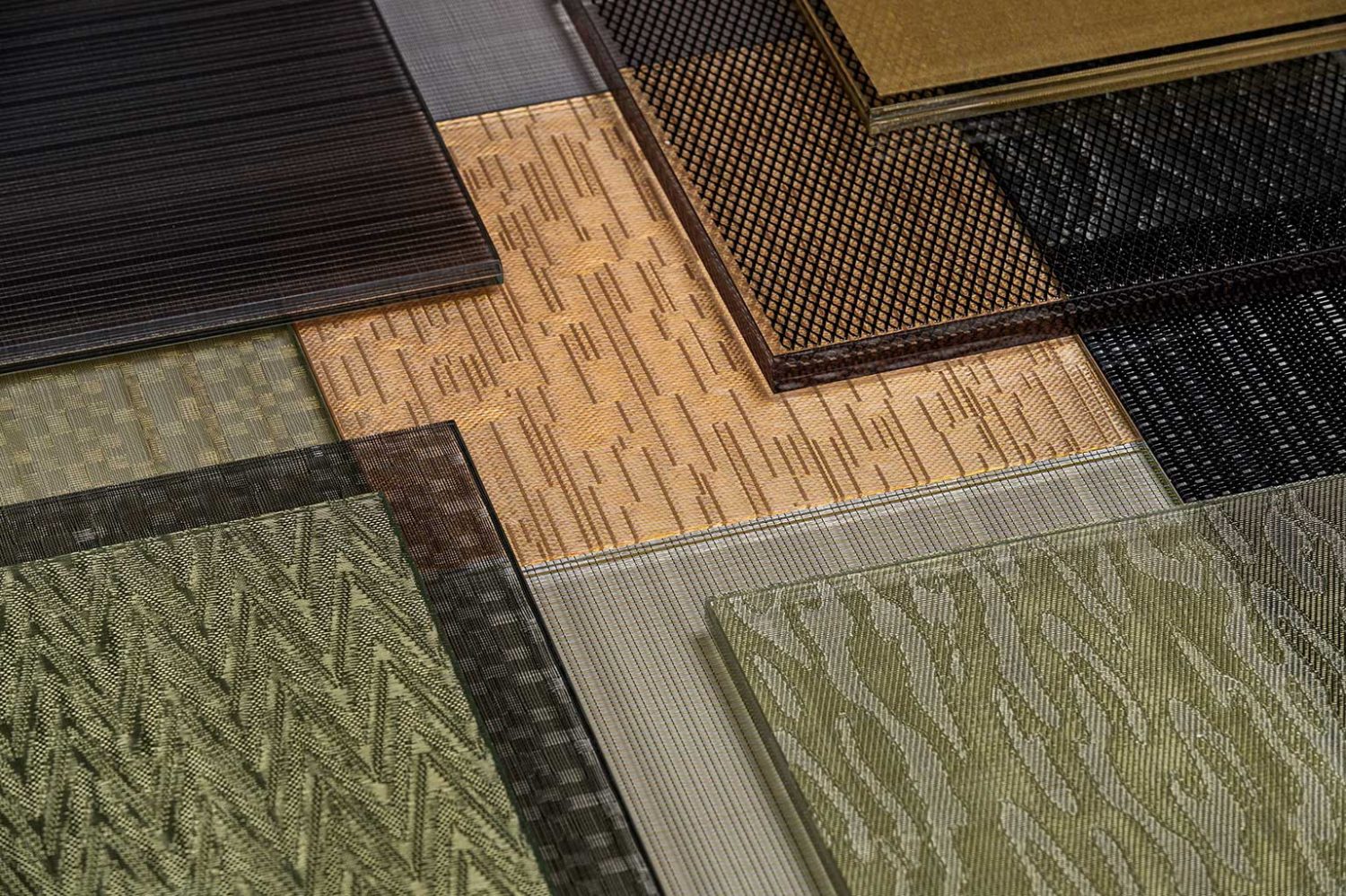 Colored Laminated Glass - Ultimate Reflections