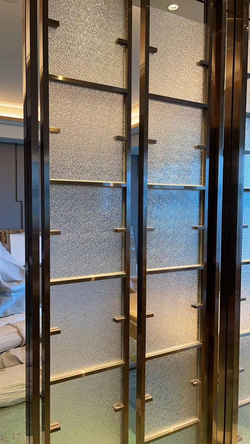 Pattern Glass Manufacturer - Clear Pattern Glass & Panels | Ultimate ...