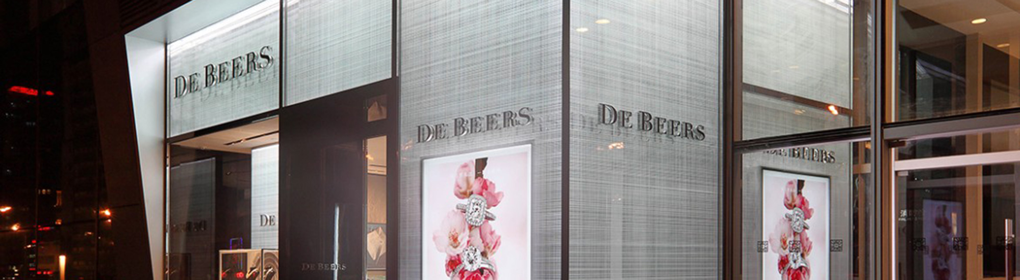 Debeers architectural glass project - Ultimate Reflections