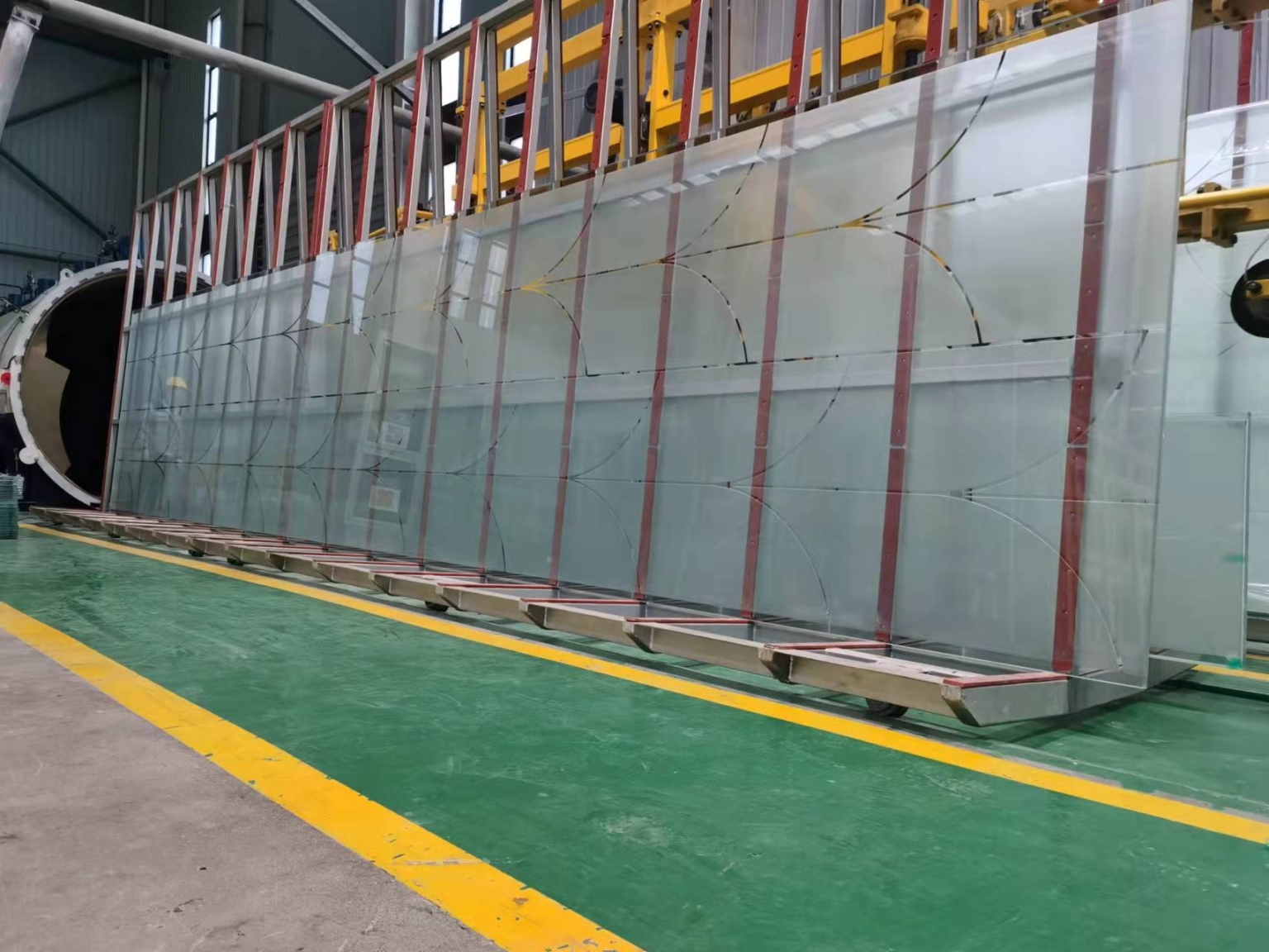 Jumbo Glass Manufacturer - Architectural Oversized Glass | Ultimate Reflections