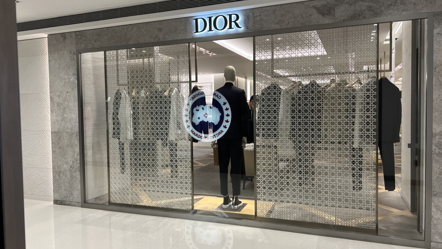 Mesh Laminated Glass | Fiber Mesh Glass - Ultimate Reflections