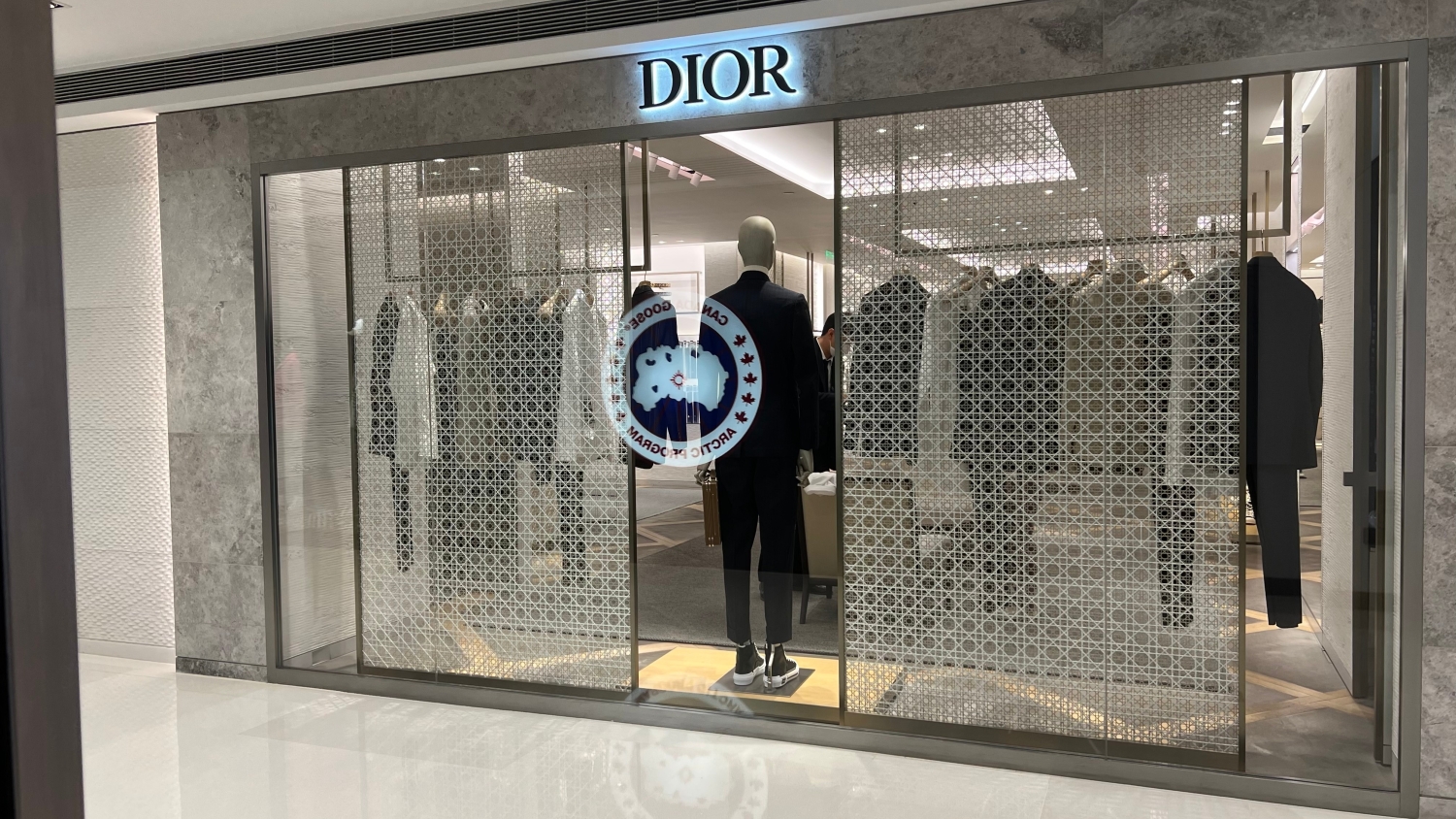 Mesh Laminated Glass | Fiber Mesh Glass - Ultimate Reflections